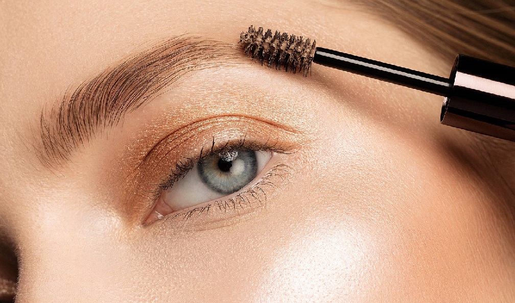 How to choose the shape of eyebrows for an oval face?