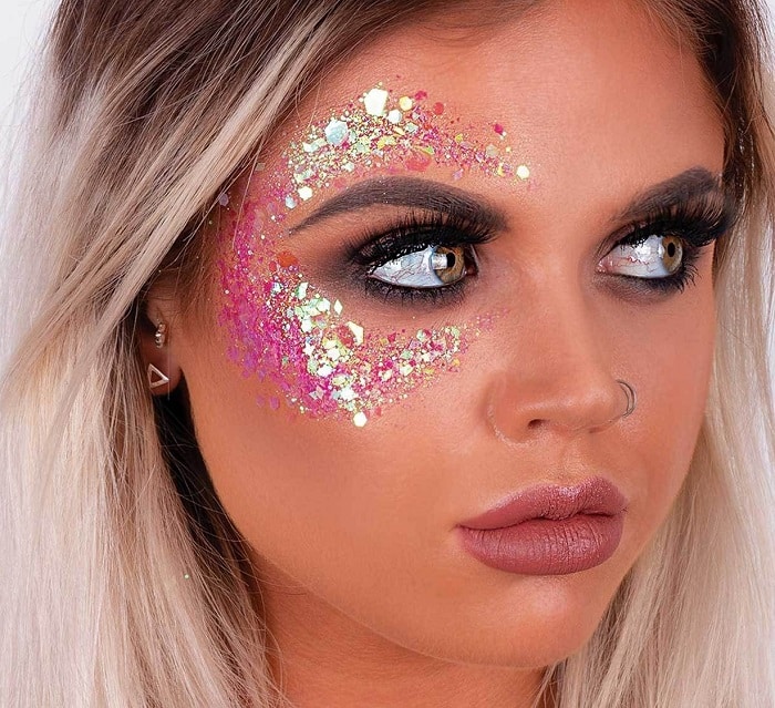 How to carefully shave curly eyebrows?