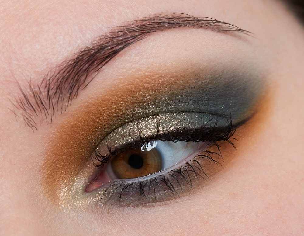 Eye shadow vs pencil: who will win the eyebrow battle?