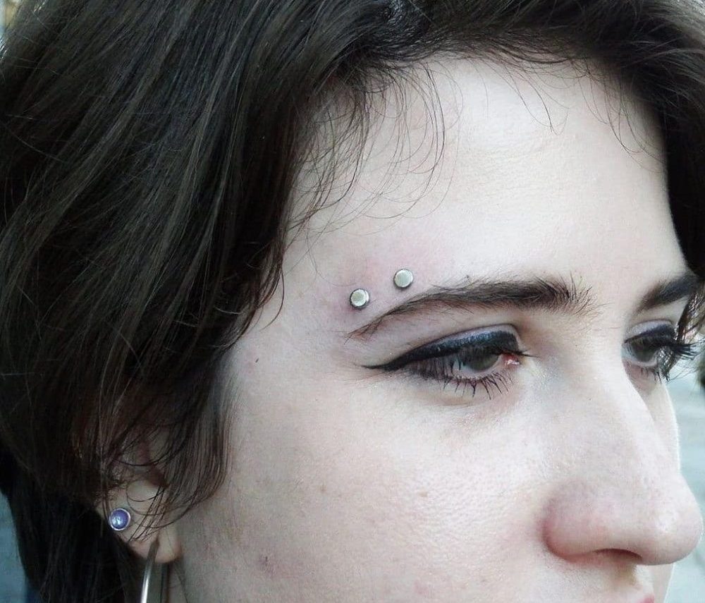 A Guide to Preventing Scarring: Anti Eyebrow Piercing Care Tips
