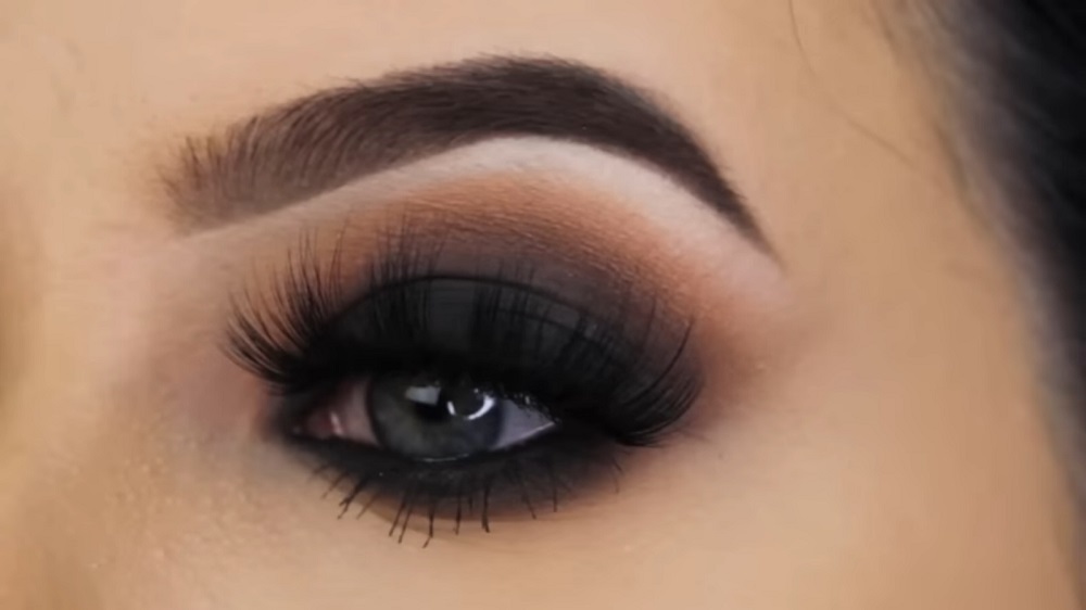 How to Do a Perfect Smokey Eye Makeup: Step-by-Step Tutorial for a ...